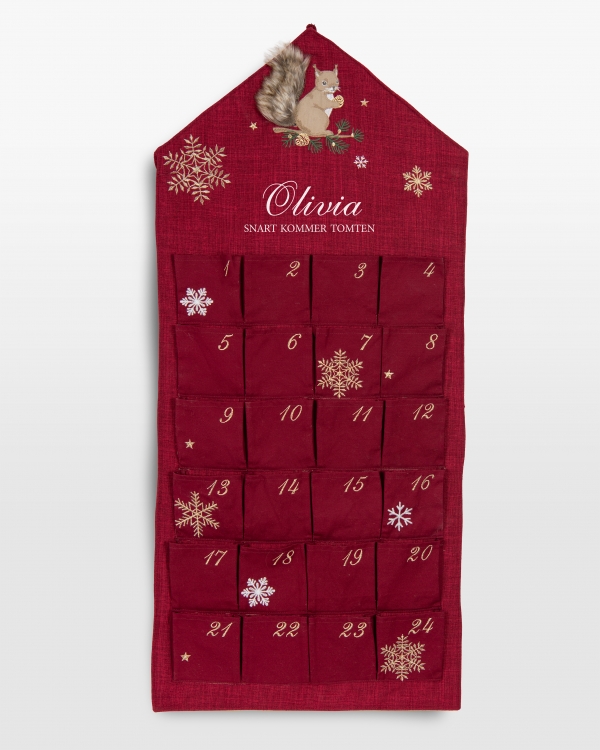 Julkalender med namn, röd - Ekorre I Rofa Design